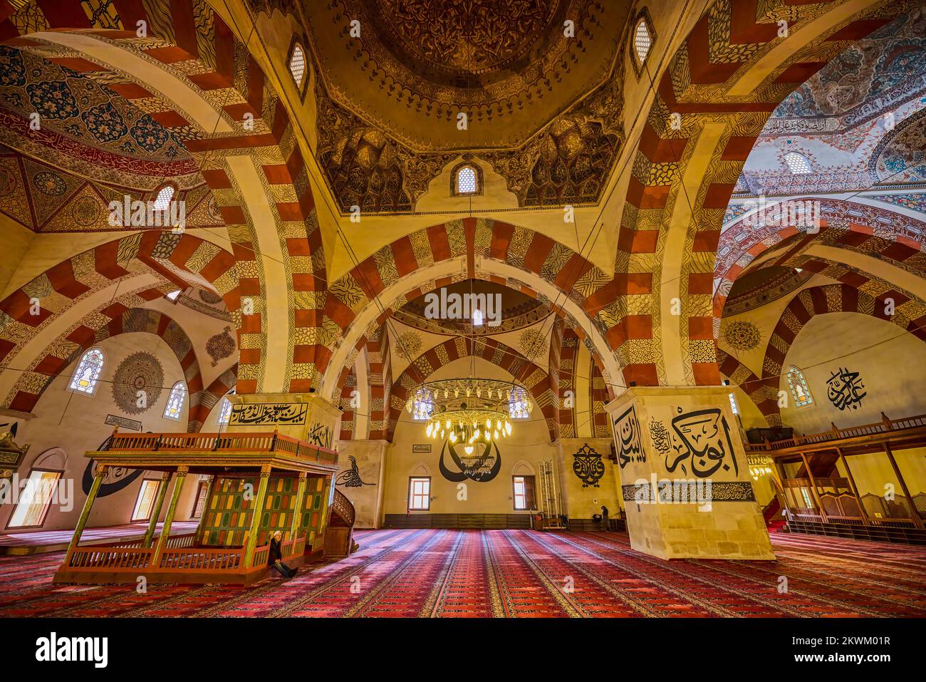 Edirne, Türkei 23. November 2022. Das Innere der Alten Moschee (Eski ...