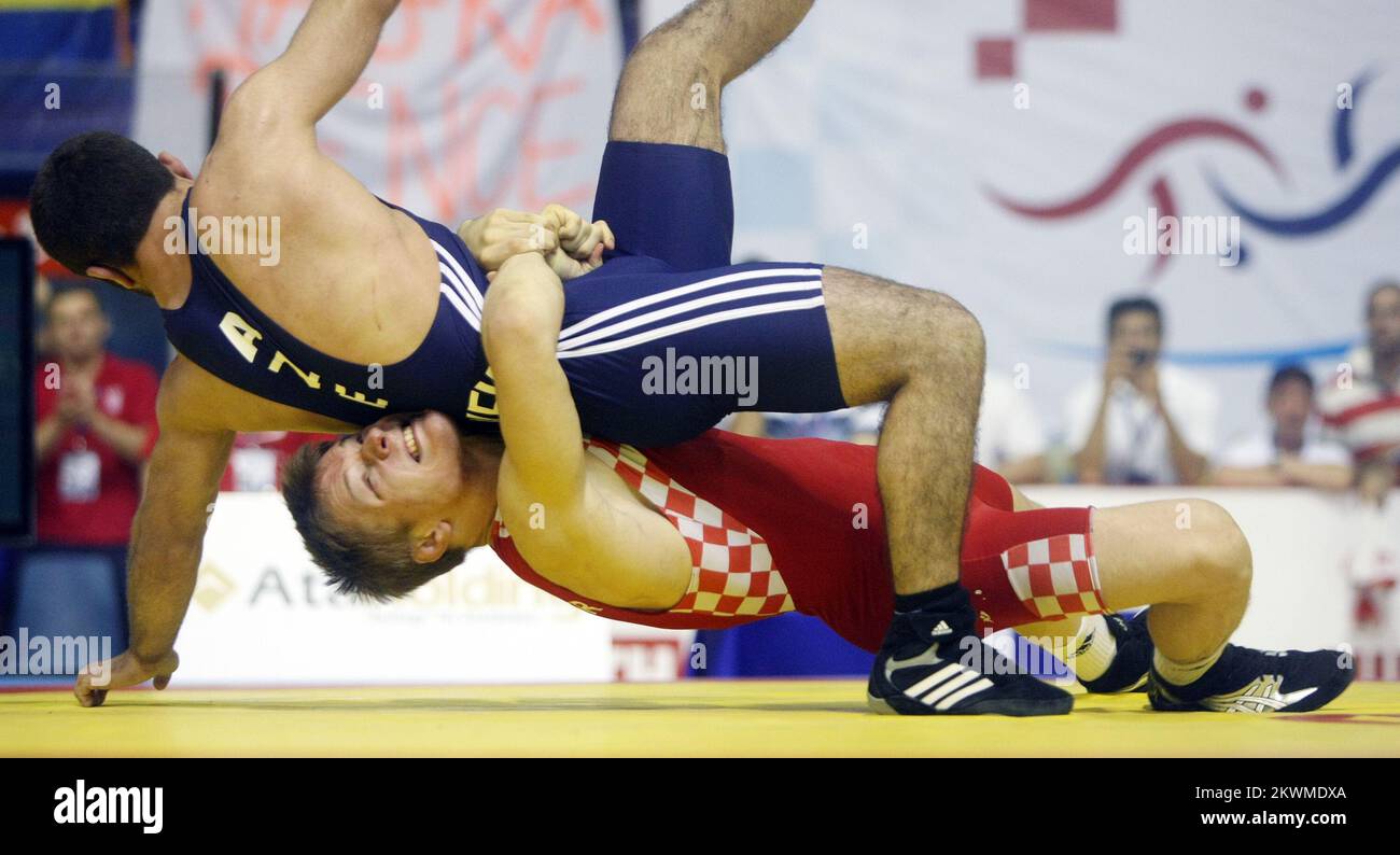 Female wrestlers -Fotos und -Bildmaterial in hoher Auflösung – Alamy