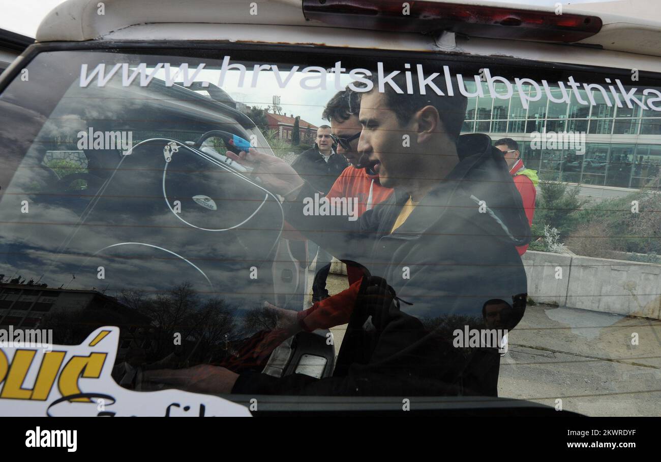 08.03.2014., Sibenik, Kroatien - vier Freunde aus Sibenik, Nikola ...