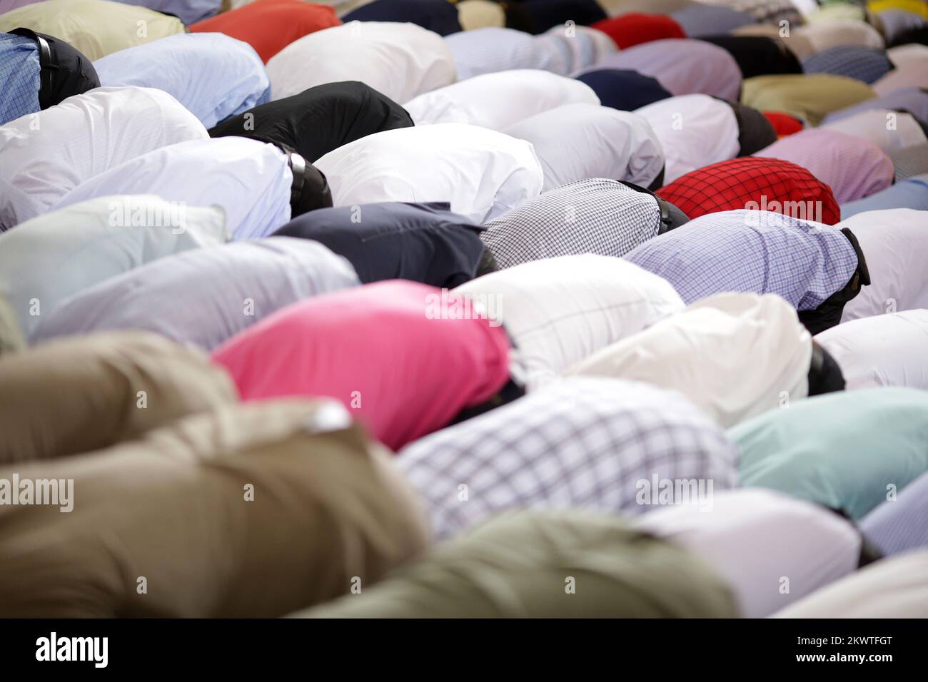 17.07.2015., Kroatien, Zagreb - mit sabah-namaz, dem Morgengebet, in ...