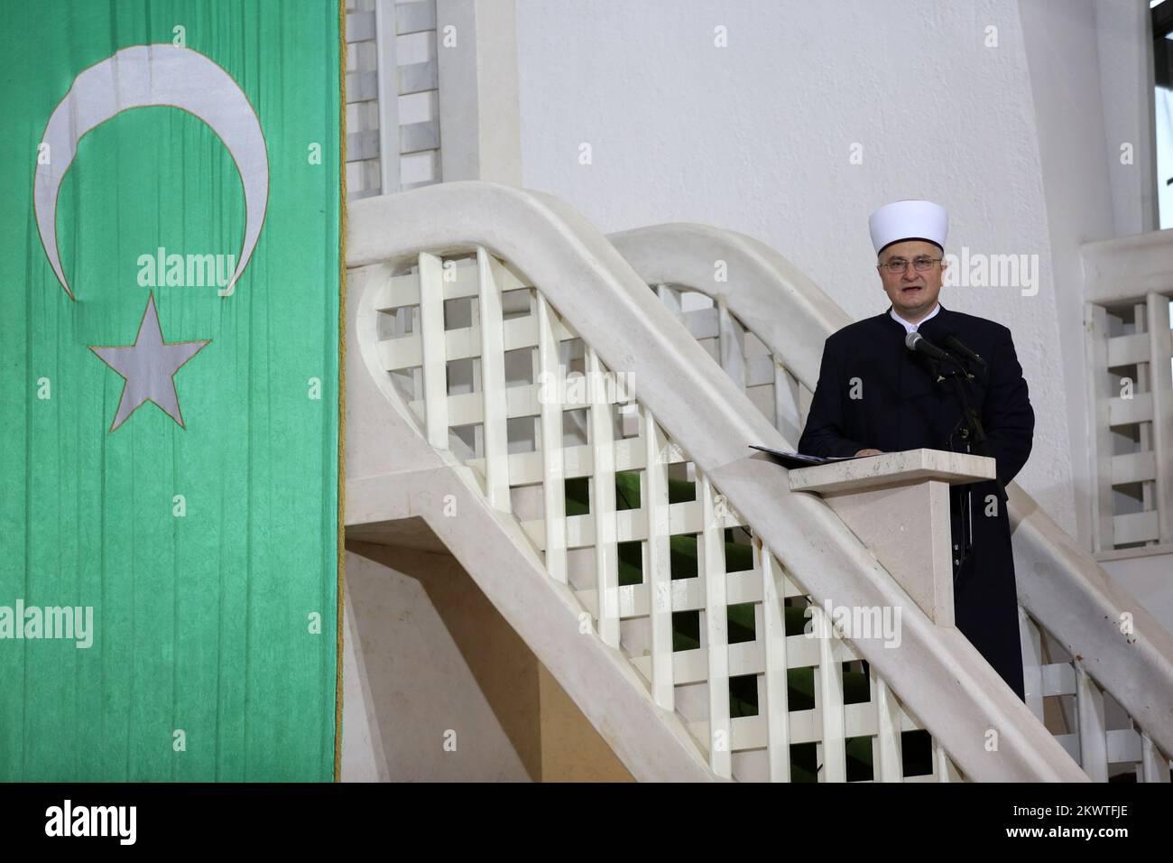17.07.2015., Kroatien, Zagreb - mit sabah-namaz, dem Morgengebet, in ...