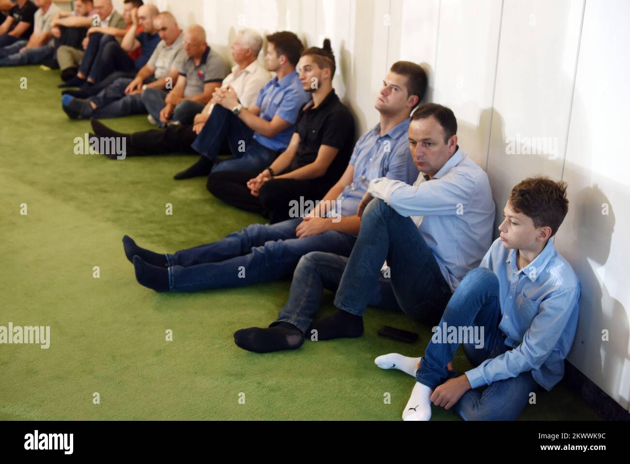 05.07.2016., Zagreb, Kroatien - mit sabah-namaz, dem Morgengebet, in ...