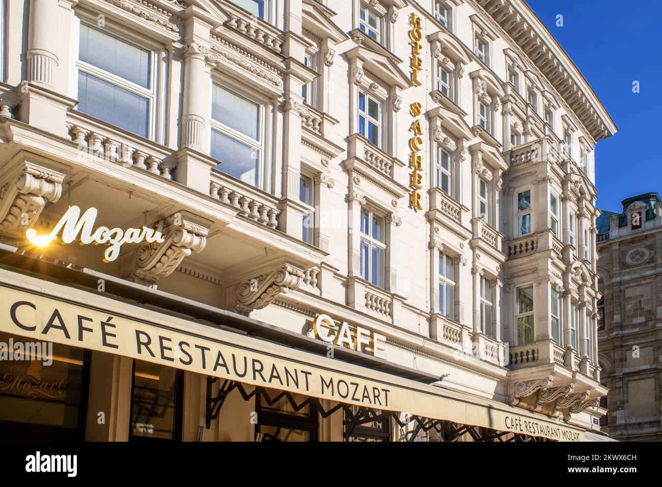 Hotel sacher coffee -Fotos und -Bildmaterial in hoher Auflösung – Alamy