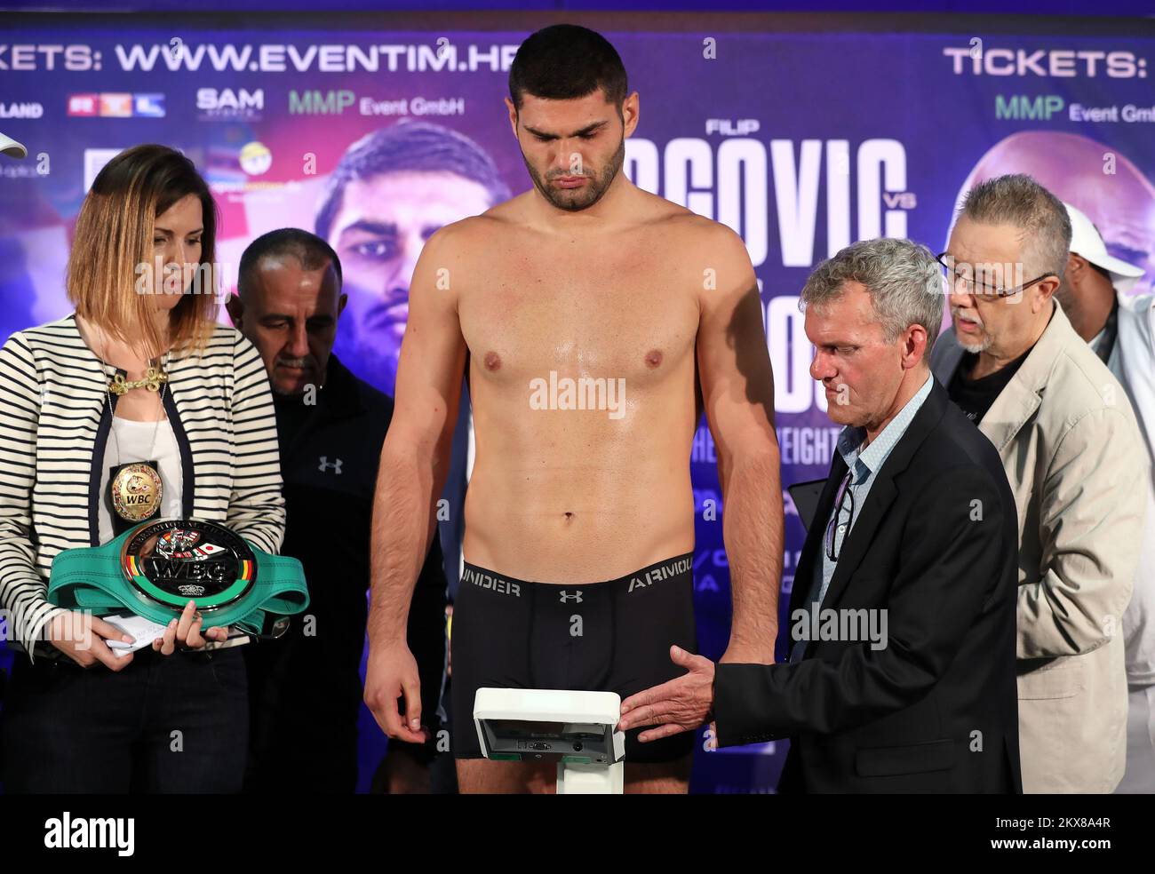 07.09.2018., Zagreb - Boxer Filip Hrgovic tritt auf die Waage bei einem ...