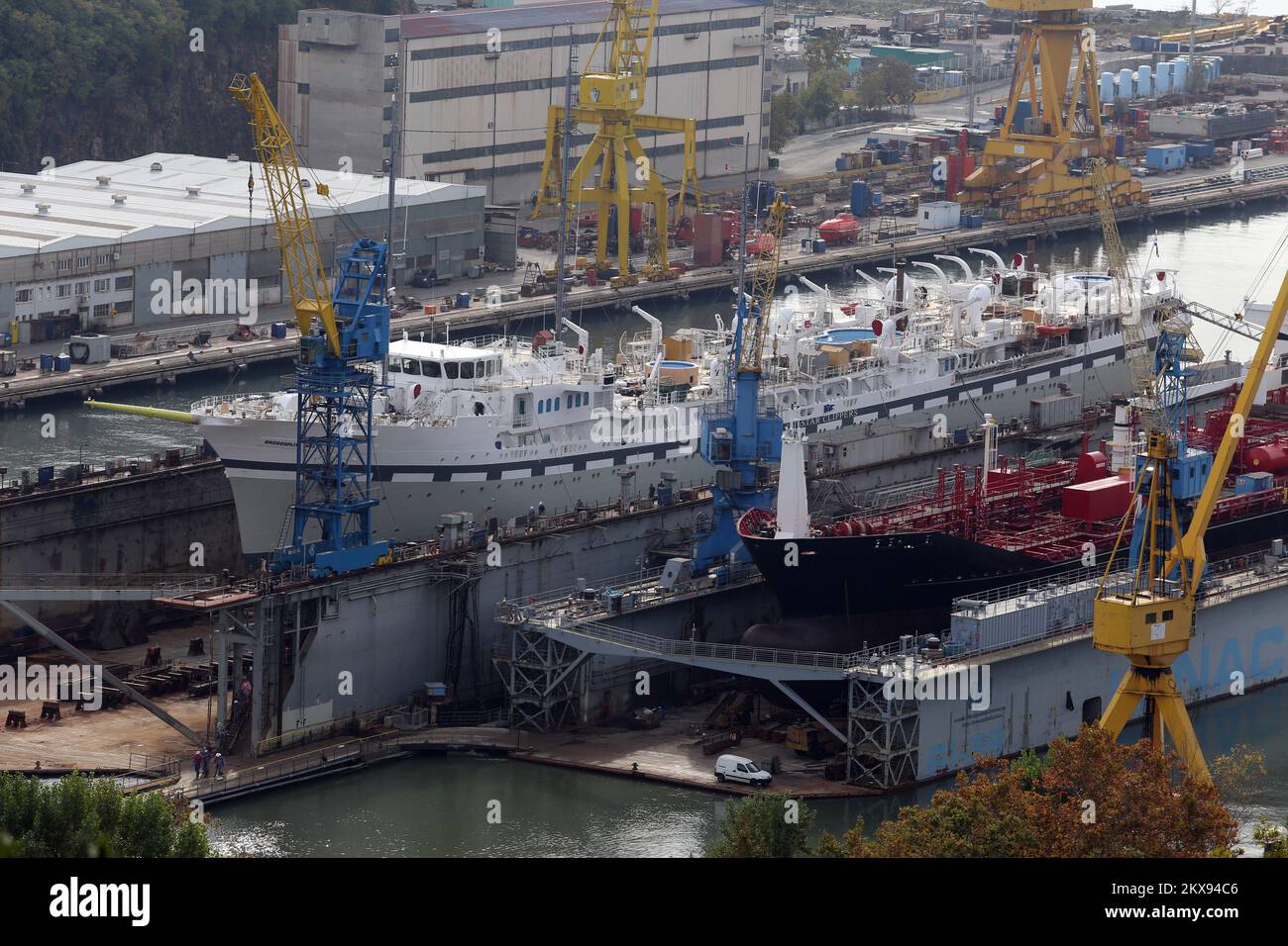 04.11.2018., Rijeka - das Segelboot, das in der Brodosplit-Werft in ...