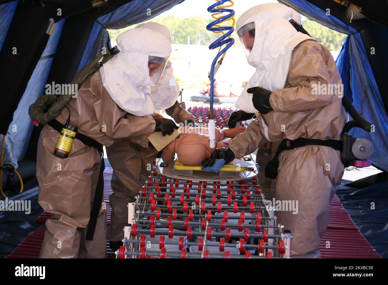 Notfalltraining im krankenhaus -Fotos und -Bildmaterial in hoher ...
