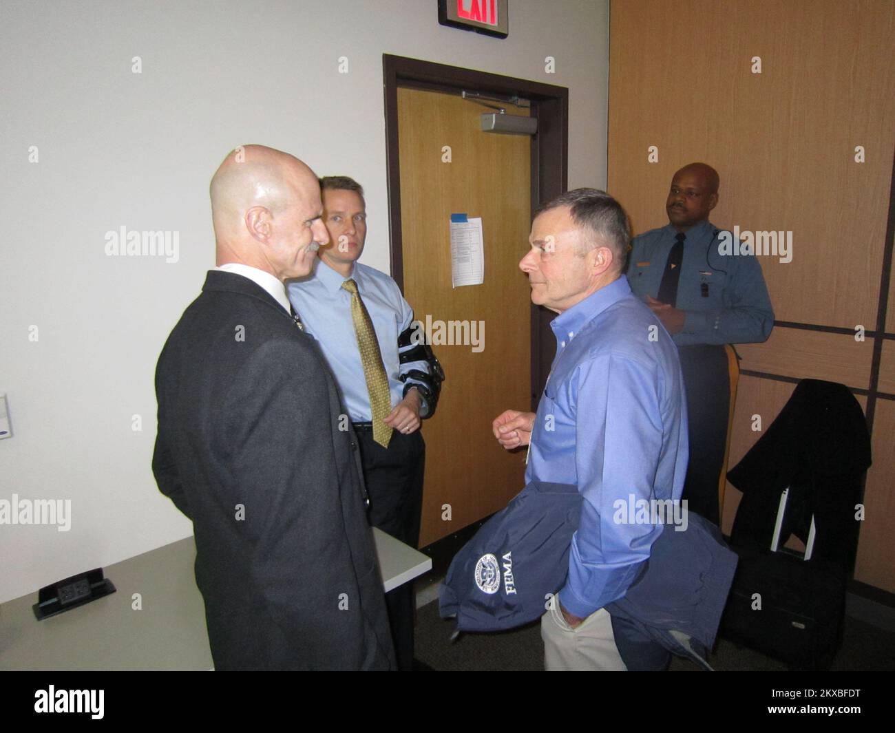 Wintersturm - West Trenton, N. J., 10. Februar 2011 FEMA Federal ...