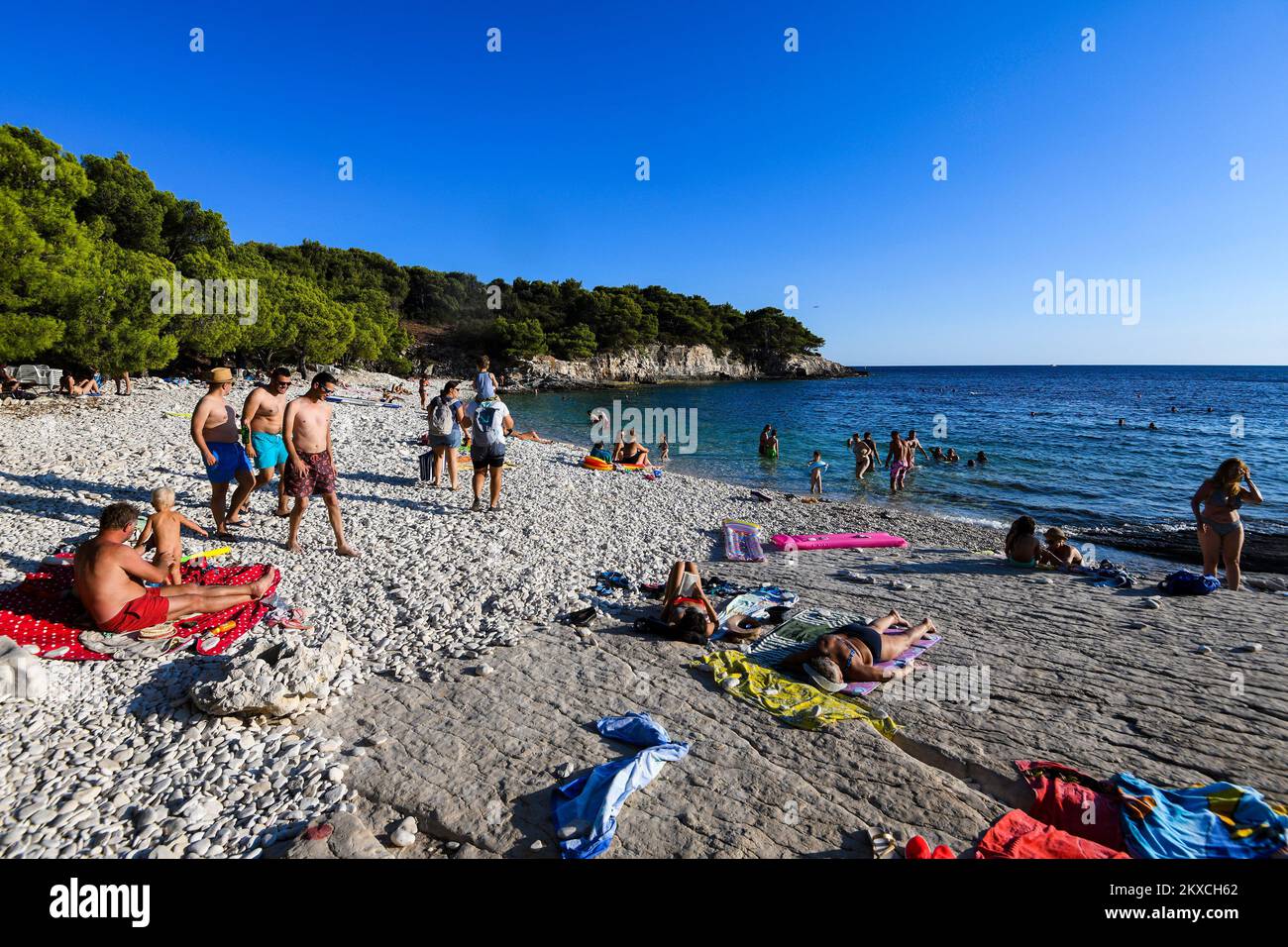 04.08.2019., Kroatien, Insel Vis - Silver Beach (Srebrna) liegt in der ...