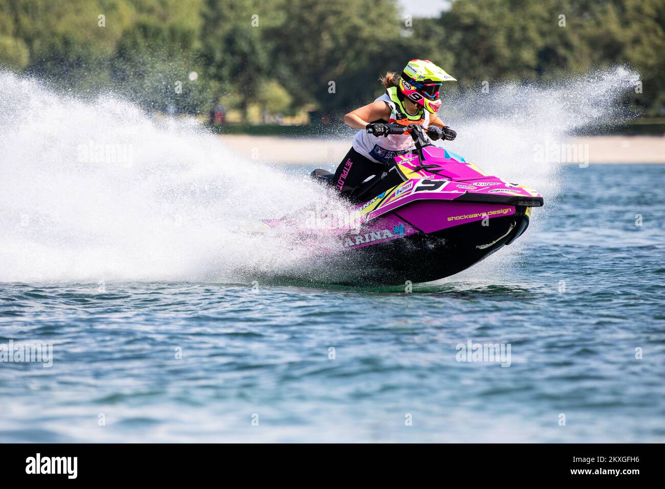 Teilnehmer treten am 27. Juni 2020 auf der Alpe Adria Jet Ski Tour auf dem Jarun Lake in Zagreb ...