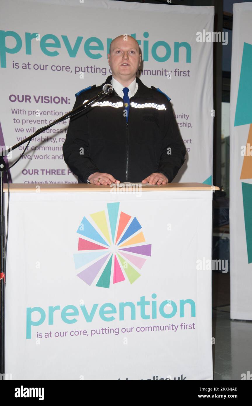 PCSO Peter Stone, Merseyside Police und Partner arbeiten zusammen, um ...