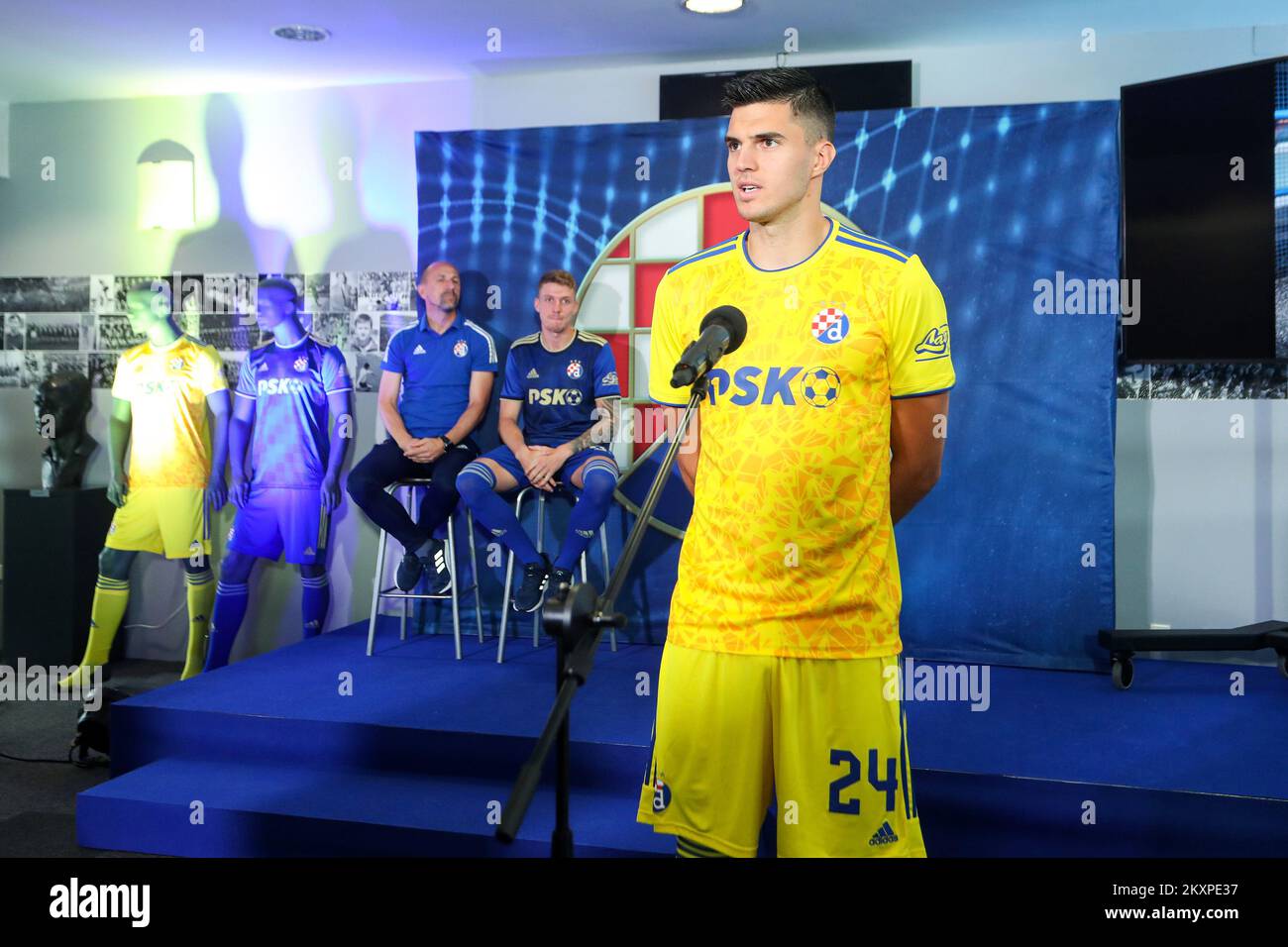 Fußballspieler von GNK Dinamo Marko Tolic bei der Präsentation von ...