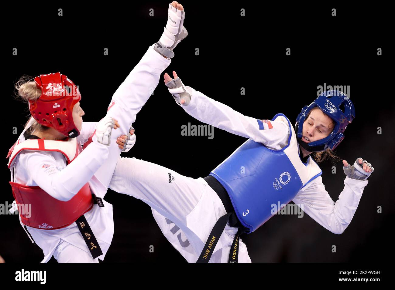 Matea Jelic (R) von Kroatien tritt gegen Lauren Williams aus ...