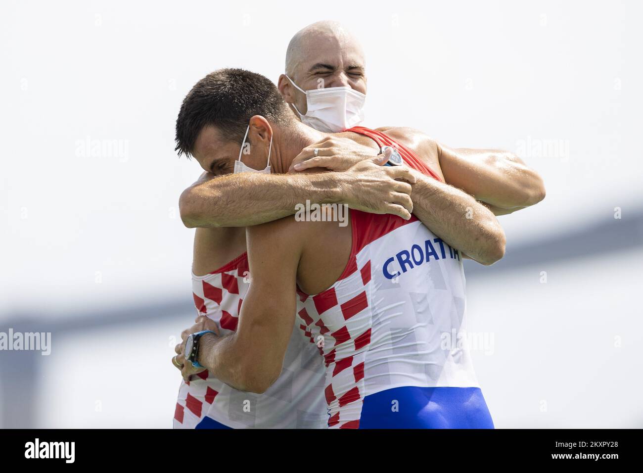 Martin Sinkovic und Valent Sinkovic vom Team Kroatien feiern am 6. Tag ...