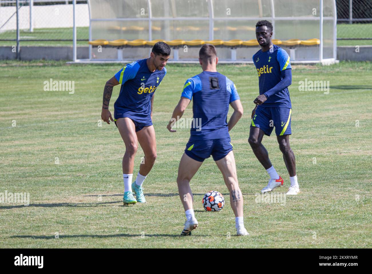 Tottenham Trio Giovani Lo Celso, Cristian Romero und Davinson Sanchez ...
