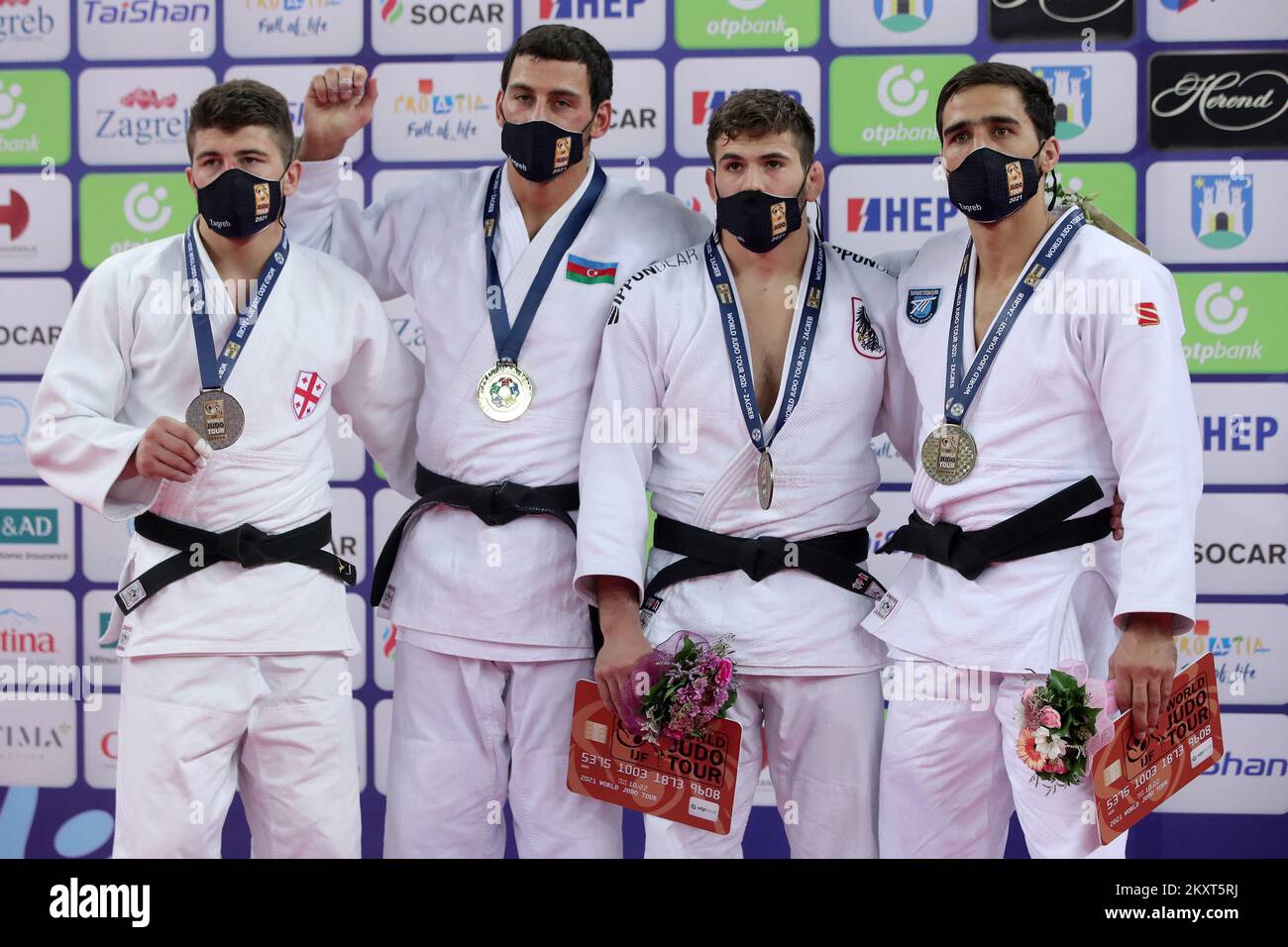 ZAGREB, KROATIEN - SEPTEMBER 26: (L-R) Silbermedaillengewinner Luka Maisuradze von Georgien ...