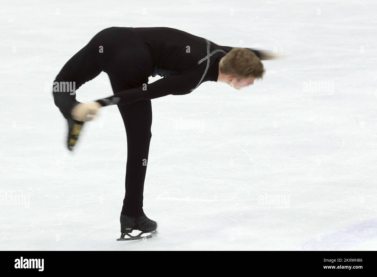 Conrad Orzel aus Kanada tritt am 8. Dezember 2021 während der Golden ...