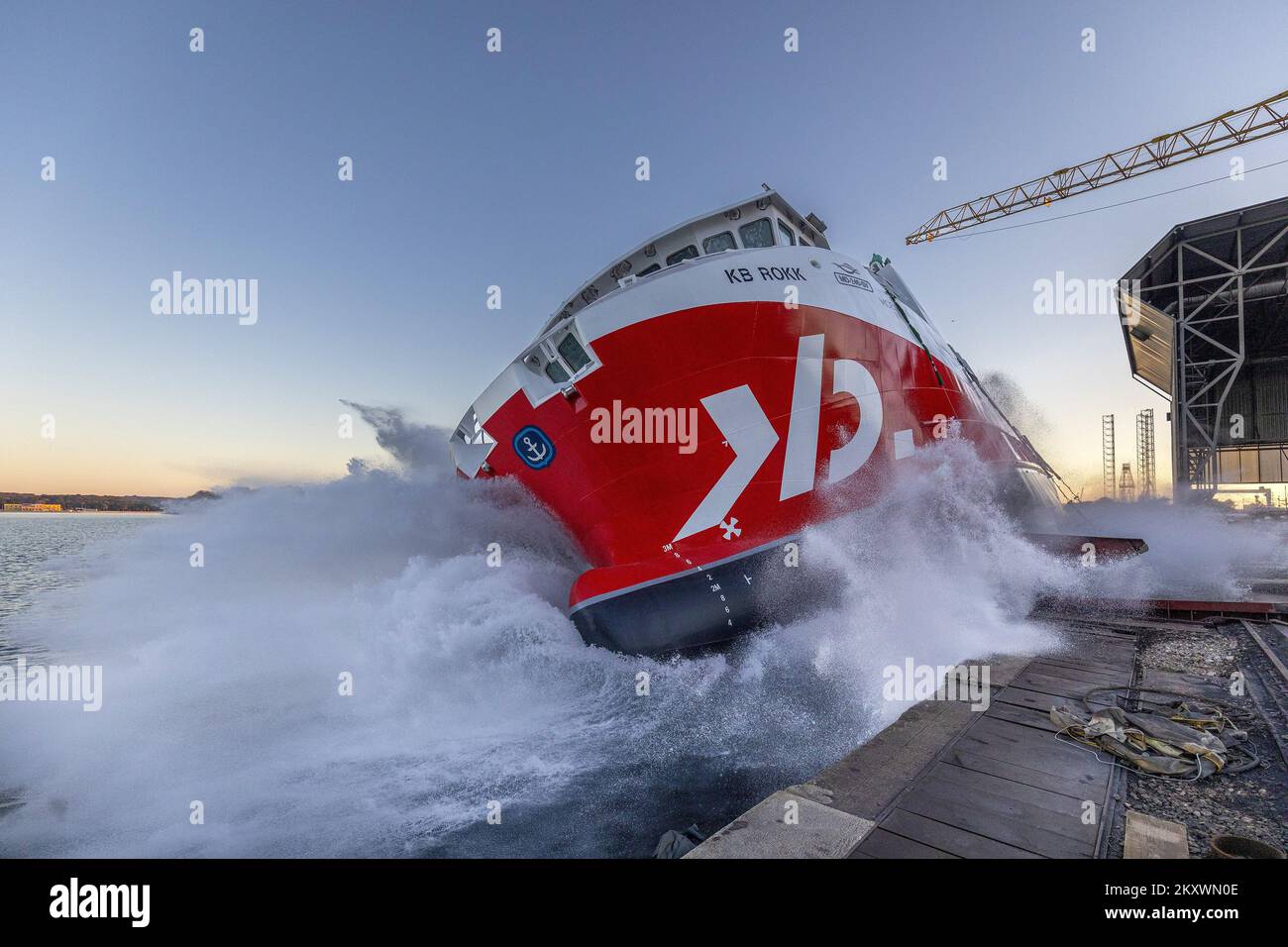 Das Schiff ist auf dem Bild in Pula, Kroatien, am 18. Dezember 2021 zu ...