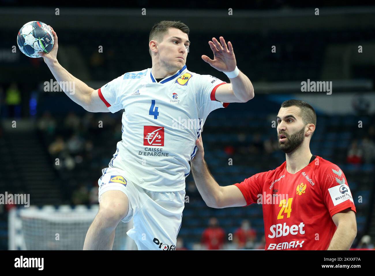 Aymeric Minne von Frankreich im Kampf gegen Milos Bozovic von ...