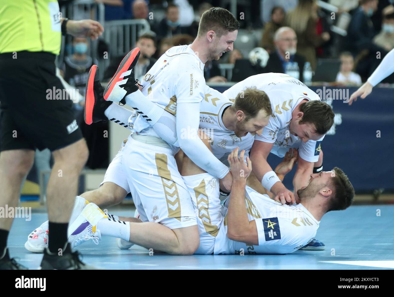 Kiel Players feiern am 3. März 2022 in der EHF Champions League Men Group Ein Spiel zwischen HC ...