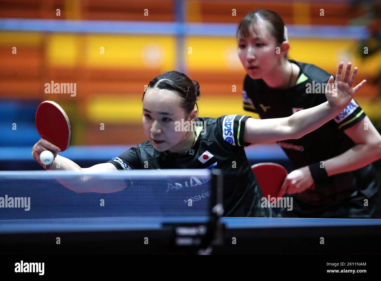 ZAGREB, KROATIEN - JUNI 18: Mima Ito und Hina Hayata aus Japan treten ...