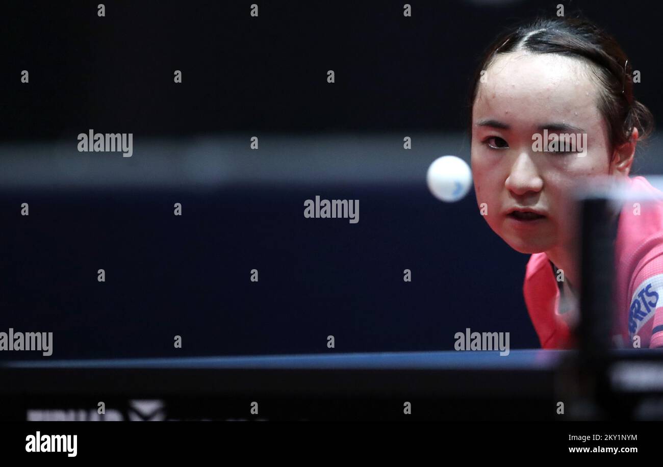 Mina Ito aus Japan tritt beim WTT Contender Zagreb 2022 gegen Ying Han ...