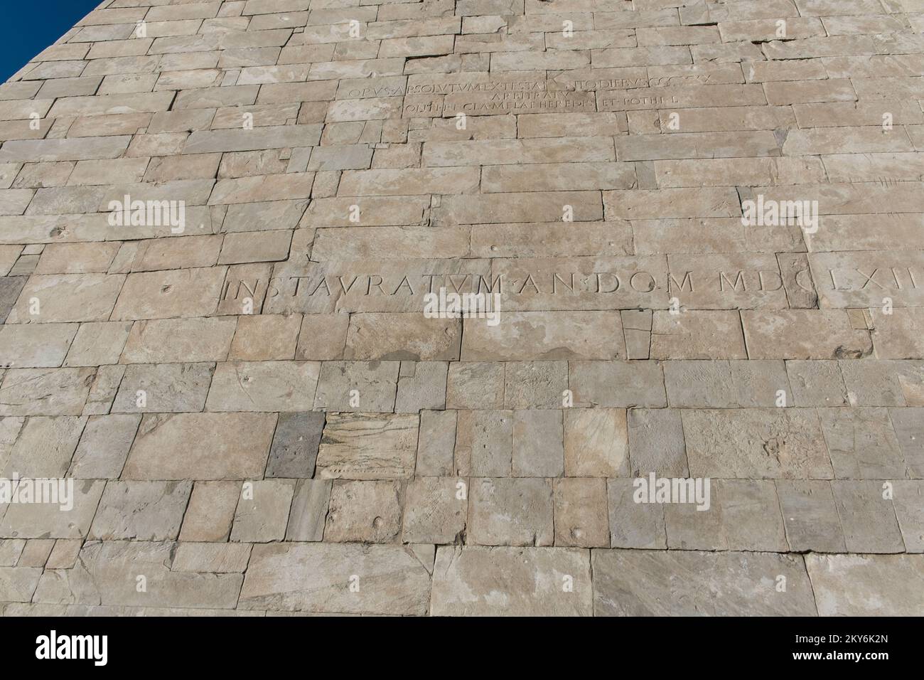 Rom, Italien, Italien. 30.. November 2022. Ein Detail der Pyramide von ...