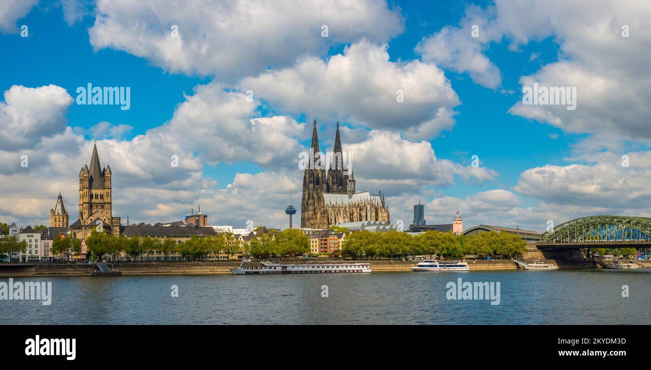 Rathaus, Gross St. Martin, Colonius-Fernsehturm, Kölner Dom, Altstadt ...