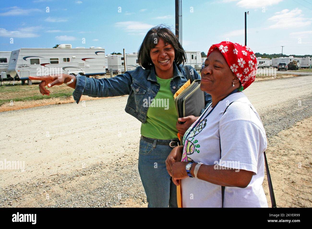 Hurrikan Katrina, Baker, LA 7. Oktober 2005 - Evakuierte, die Freunde ...