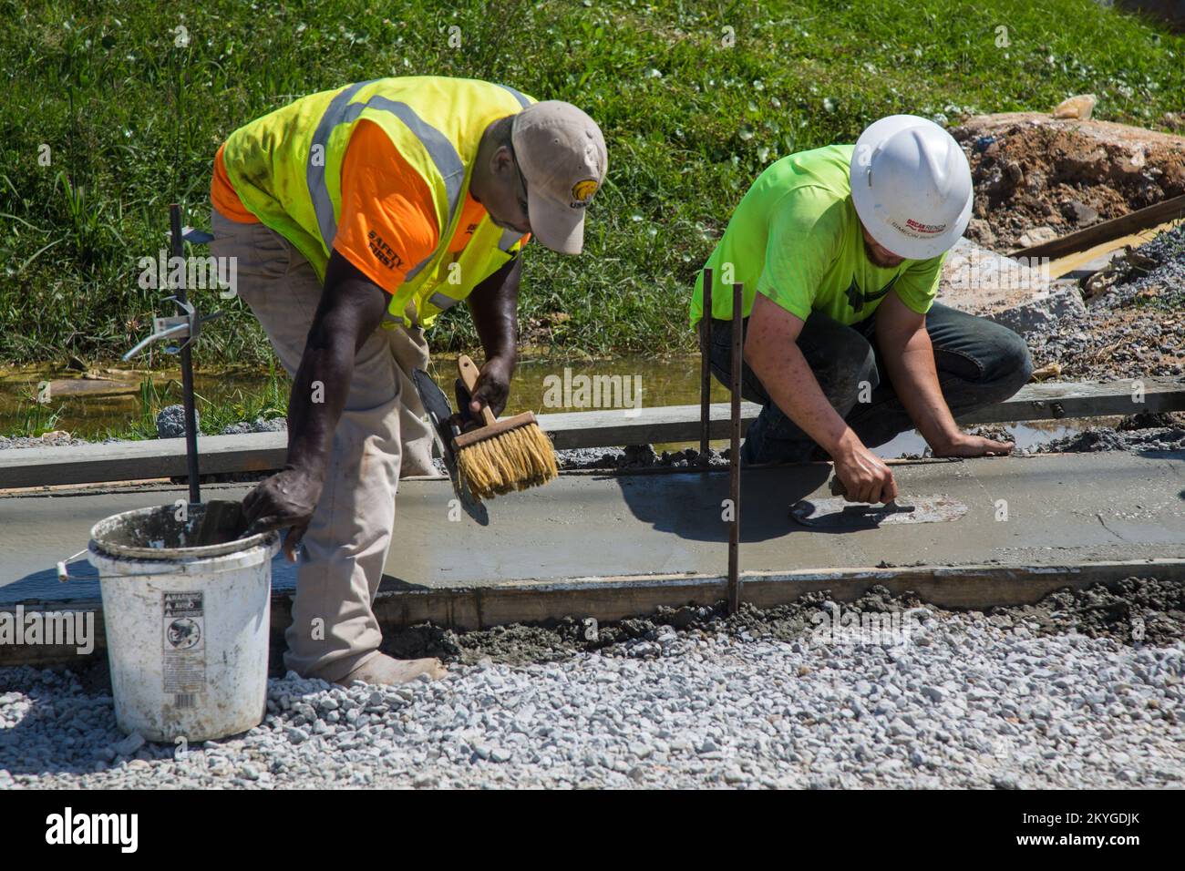 Biloxi, MS, 6. Mai 2015 - Bauarbeiter von Oscar Renda Contracting ...