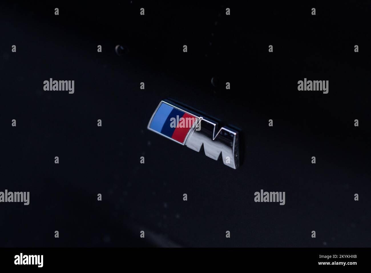 M power logo -Fotos und -Bildmaterial in hoher Auflösung – Alamy