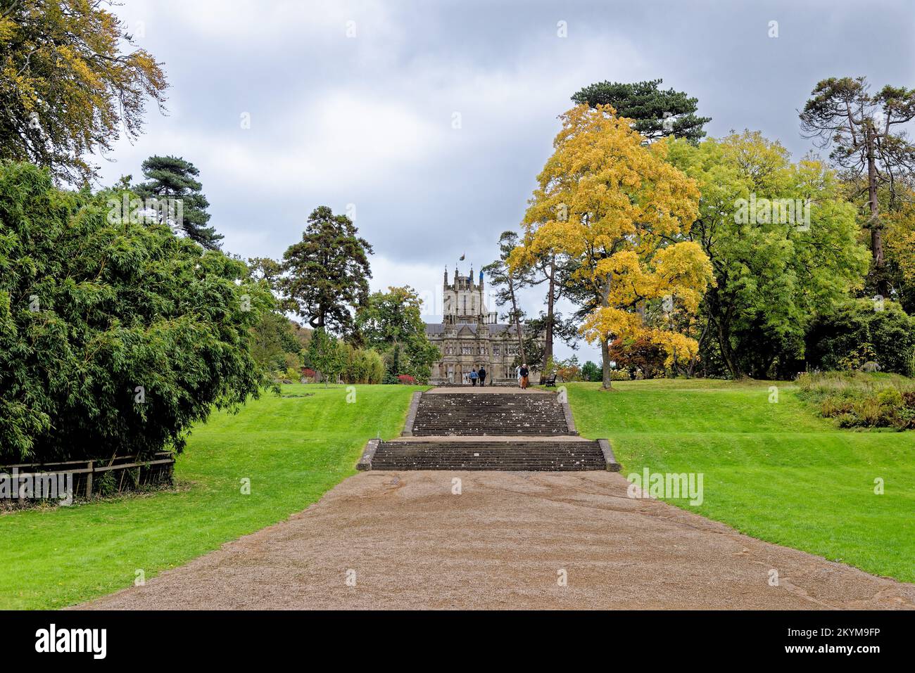 Tudor gothic style victorian mansion -Fotos und -Bildmaterial in hoher Auflösung – Alamy
