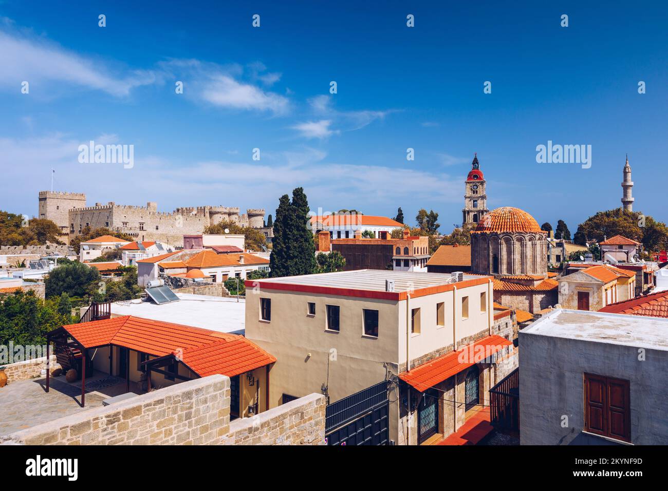 Mittelalterliche Bogenstraße in der Altstadt von Rhodos, Griechenland ...