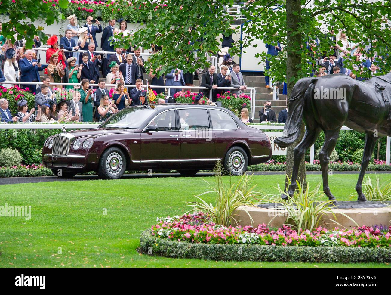 Ascot, Berkshire, Großbritannien. 19.. Juni 2021. Königin Elizabeth II ...