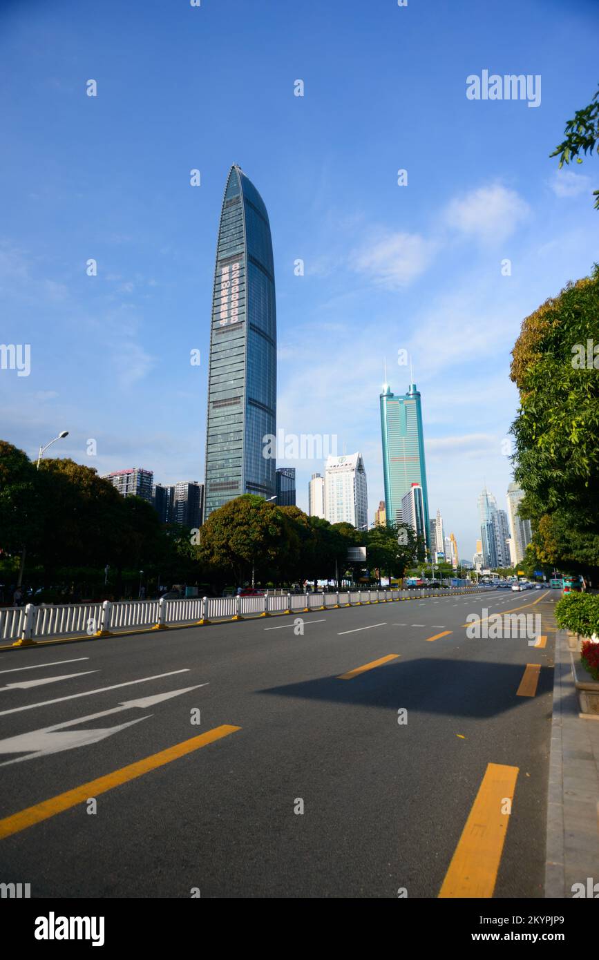 Kingkey finance center plaza -Fotos und -Bildmaterial in hoher ...