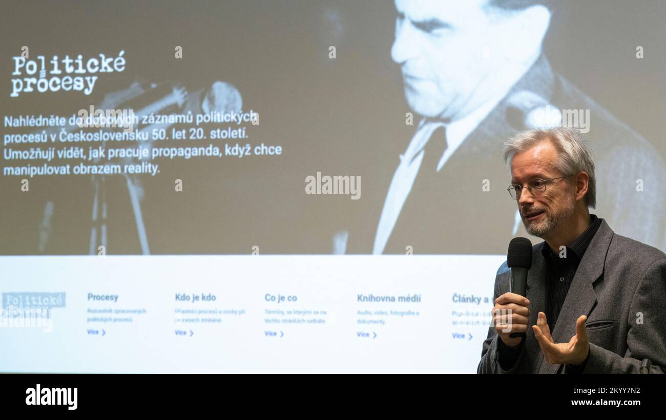 Propagandistische manipulation -Fotos und -Bildmaterial in hoher ...