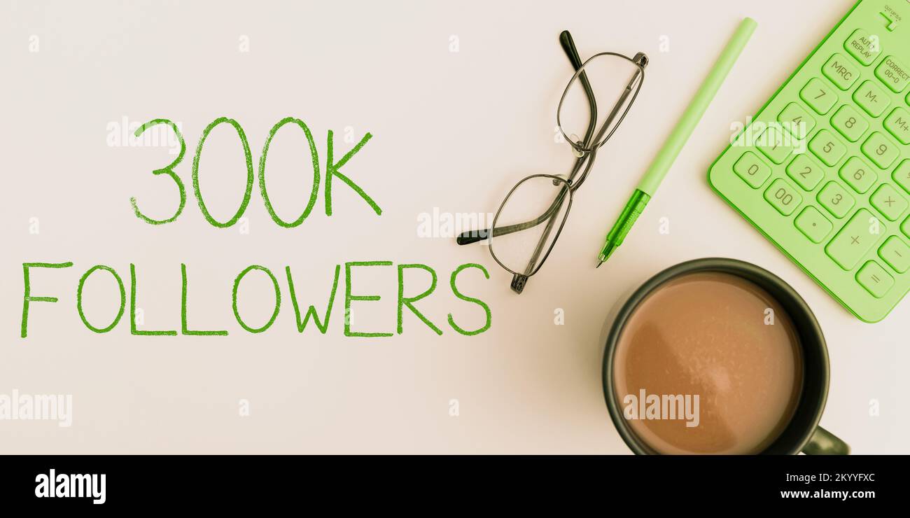 300k follower -Fotos und -Bildmaterial in hoher Auflösung – Alamy