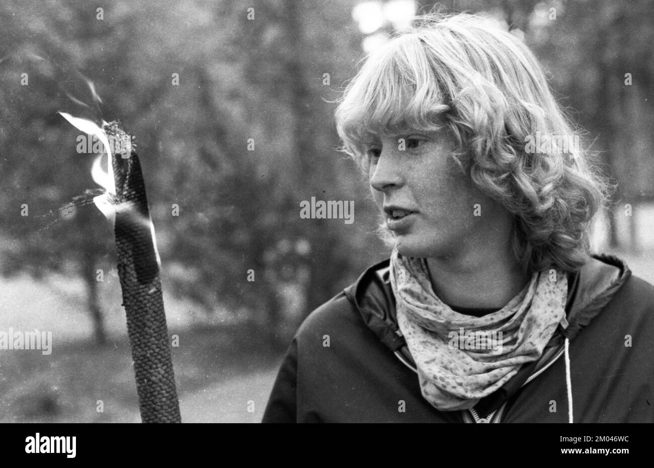 Die Hommage an die Nazi-Kriegsopfer auf dem Graeberfeld, darunter ...