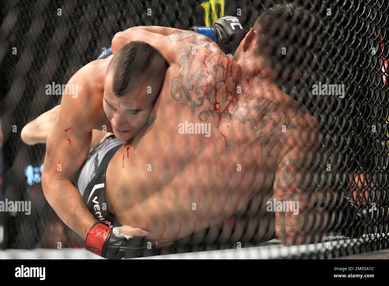 ORLANDO, FL - Dezember 3: Natan Levy (L) und Genaro Valdez R) tritt in ...