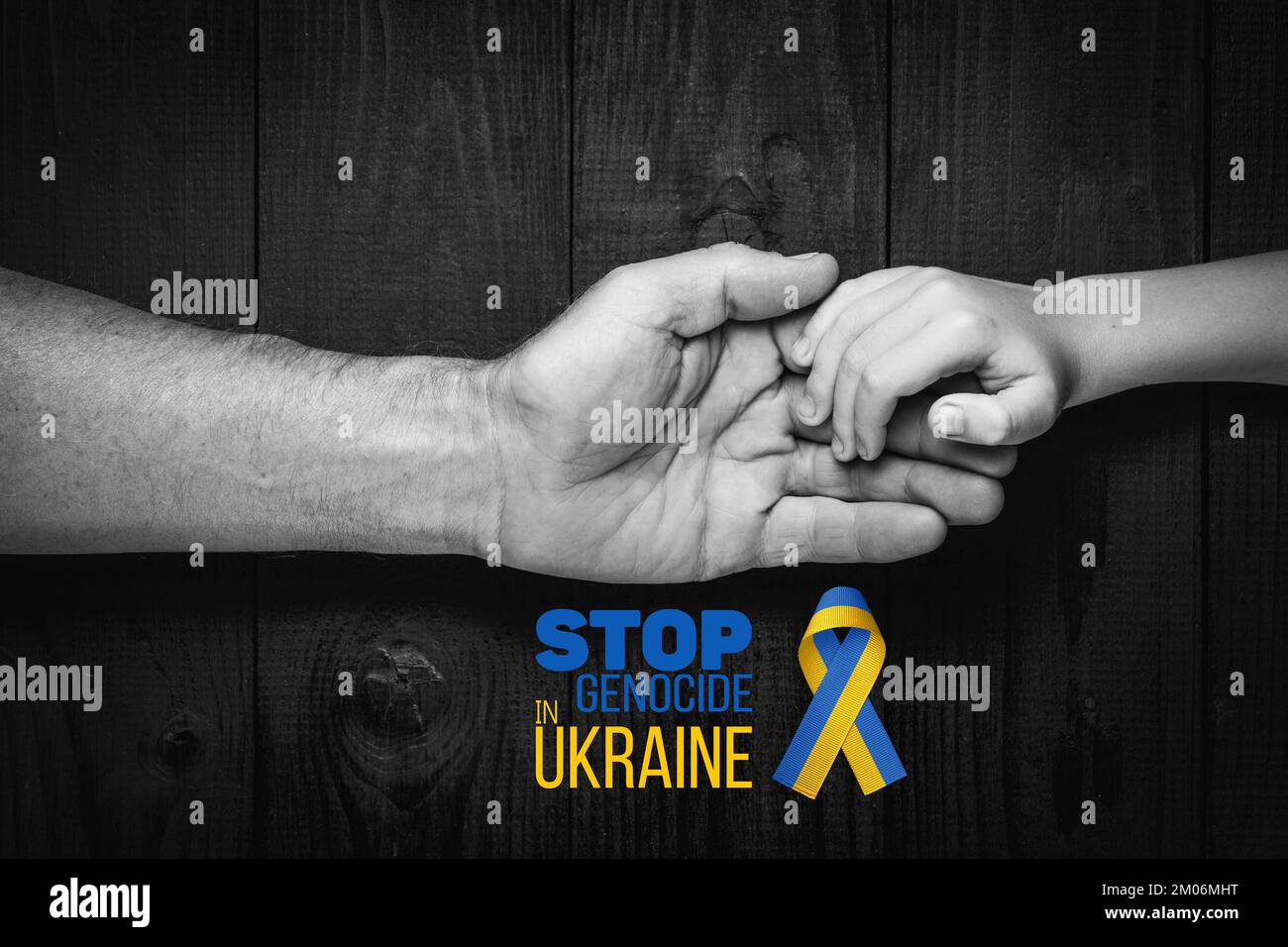 Kinder halten -Fotos und -Bildmaterial in hoher Auflösung – Alamy