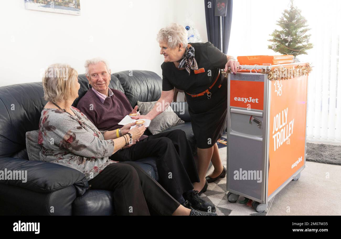 NUR REDAKTIONELLE VERWENDUNG (von links nach rechts) Denise und Michael ...