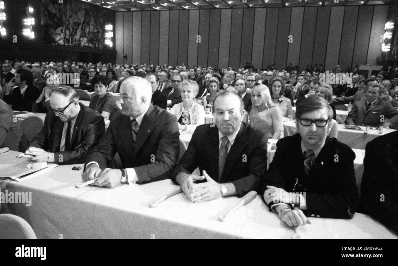 Neue rechte partei -Fotos und -Bildmaterial in hoher Auflösung – Alamy