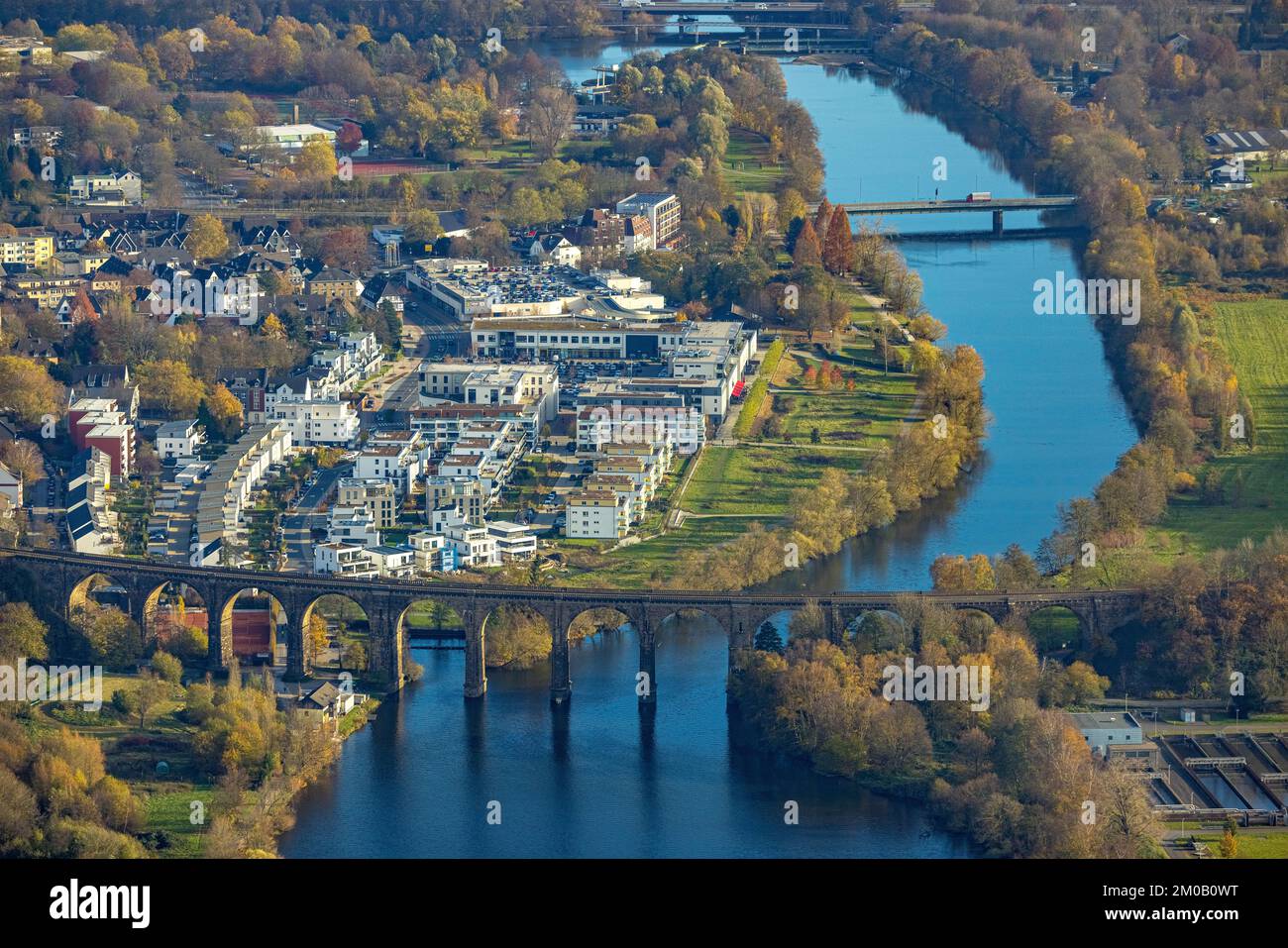 Luftaufnahme, Ruhrviadukt und Ruhr-Aue-Viertel mit Ruhrpromenade am ...