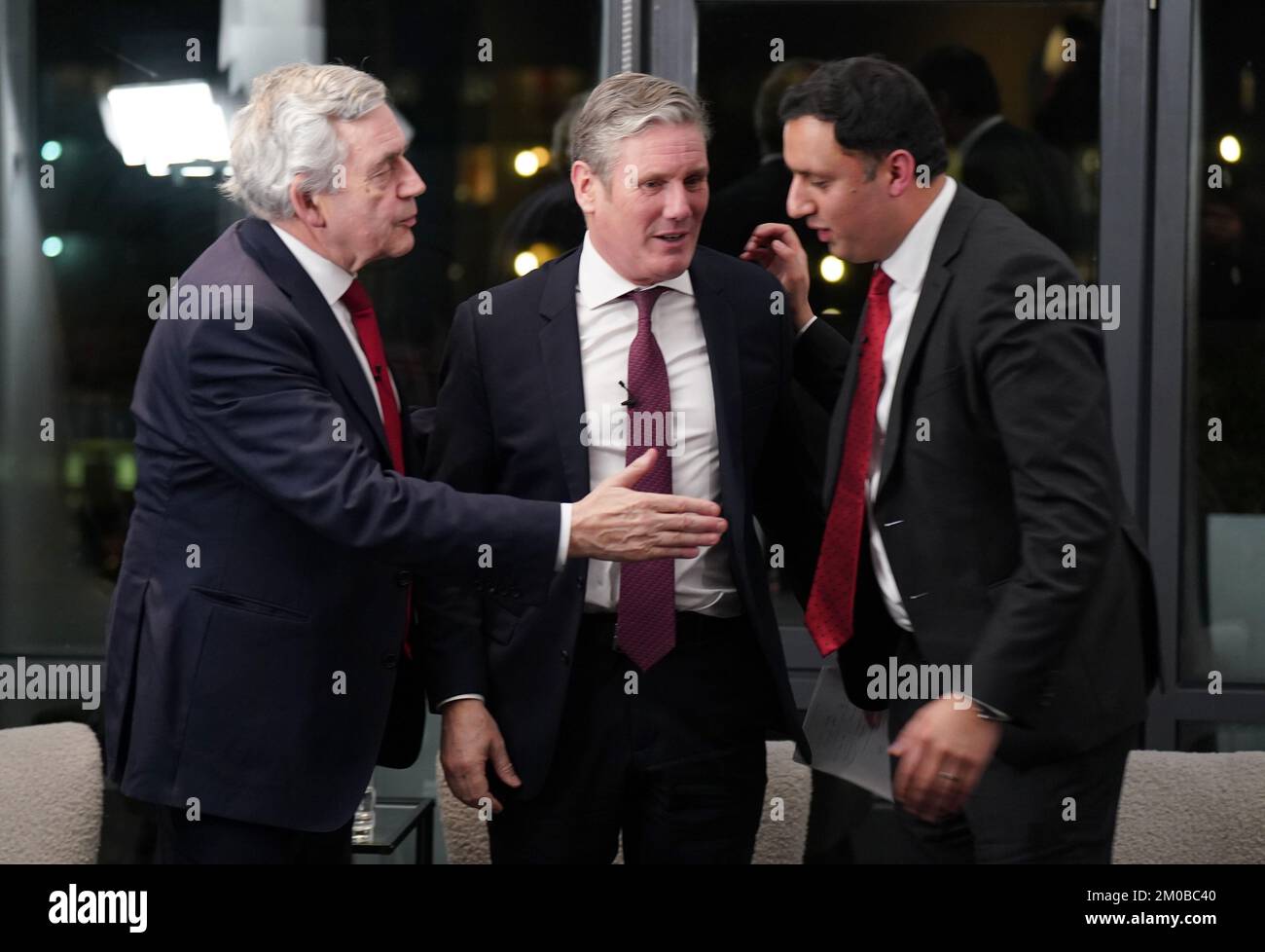 (Von links nach rechts) ehemaliger Premierminister Gordon Brown, Labour-Parteiführer Sir Keir ...