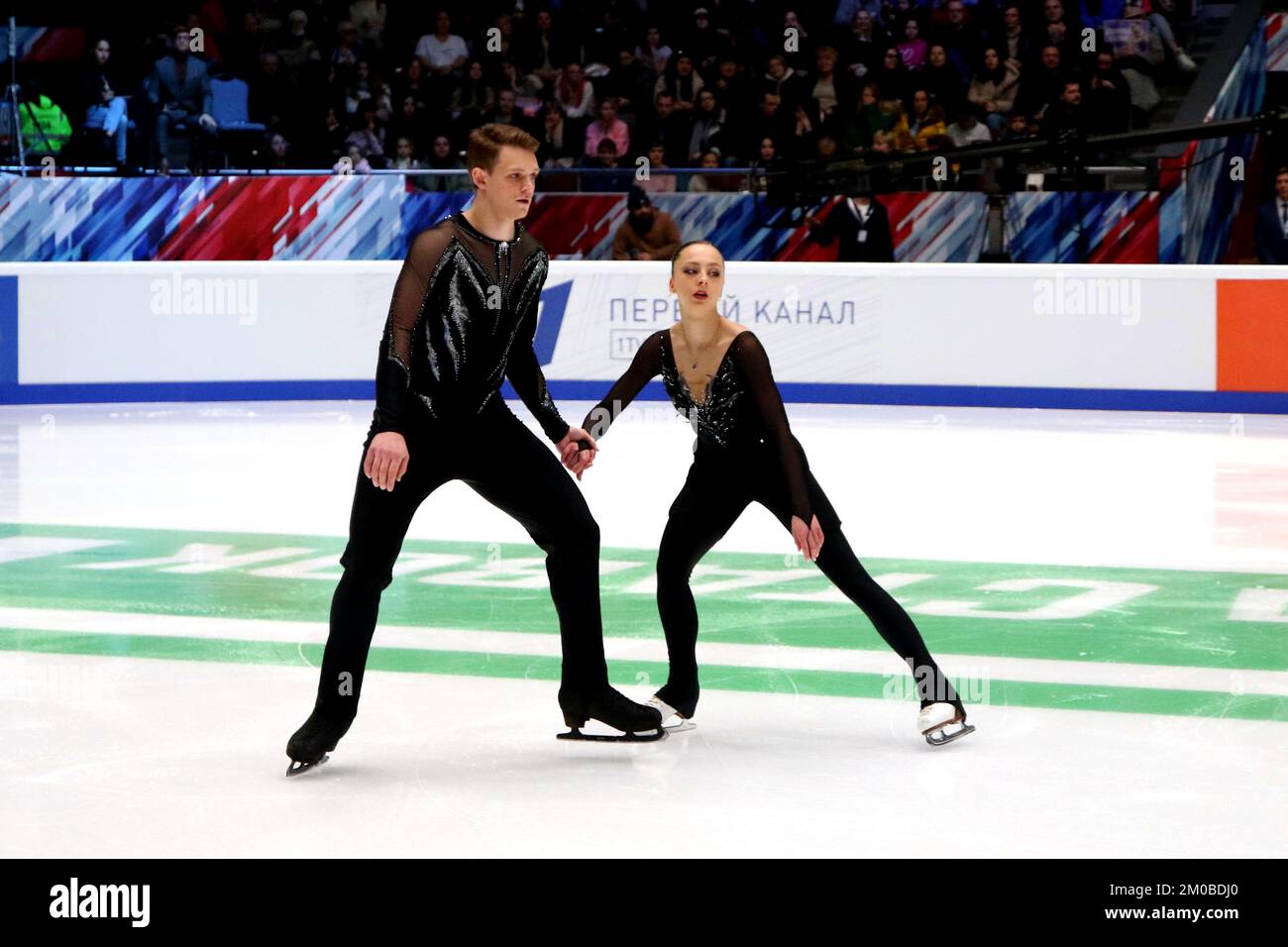 Sankt Petersburg, Russland. 04.. Dezember 2022. Aleksandra Boikova und Dmitry Morozov treten ...