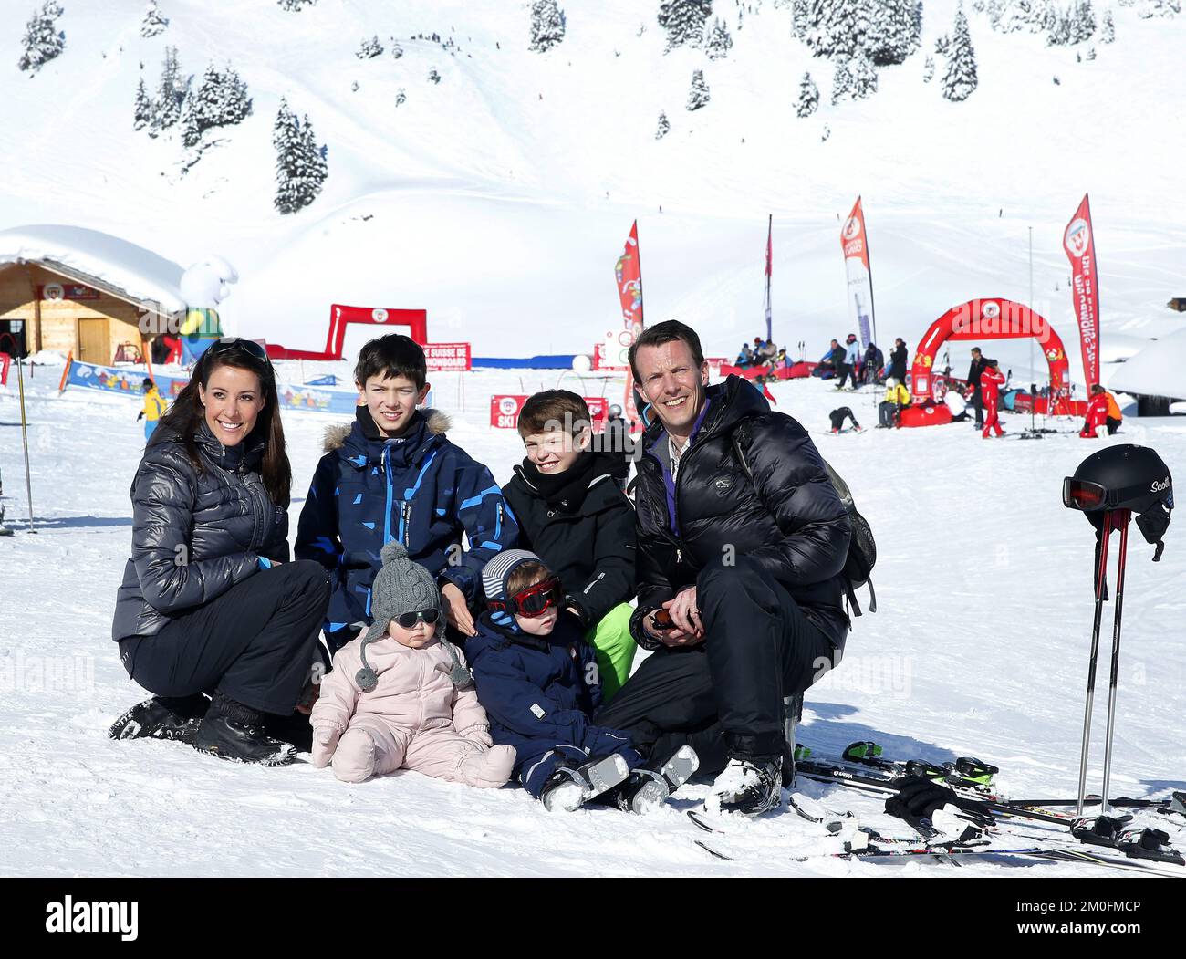 Prinz Joachim und Prinzessin Marie von Dänemark zum Skiurlaub in Col-de ...