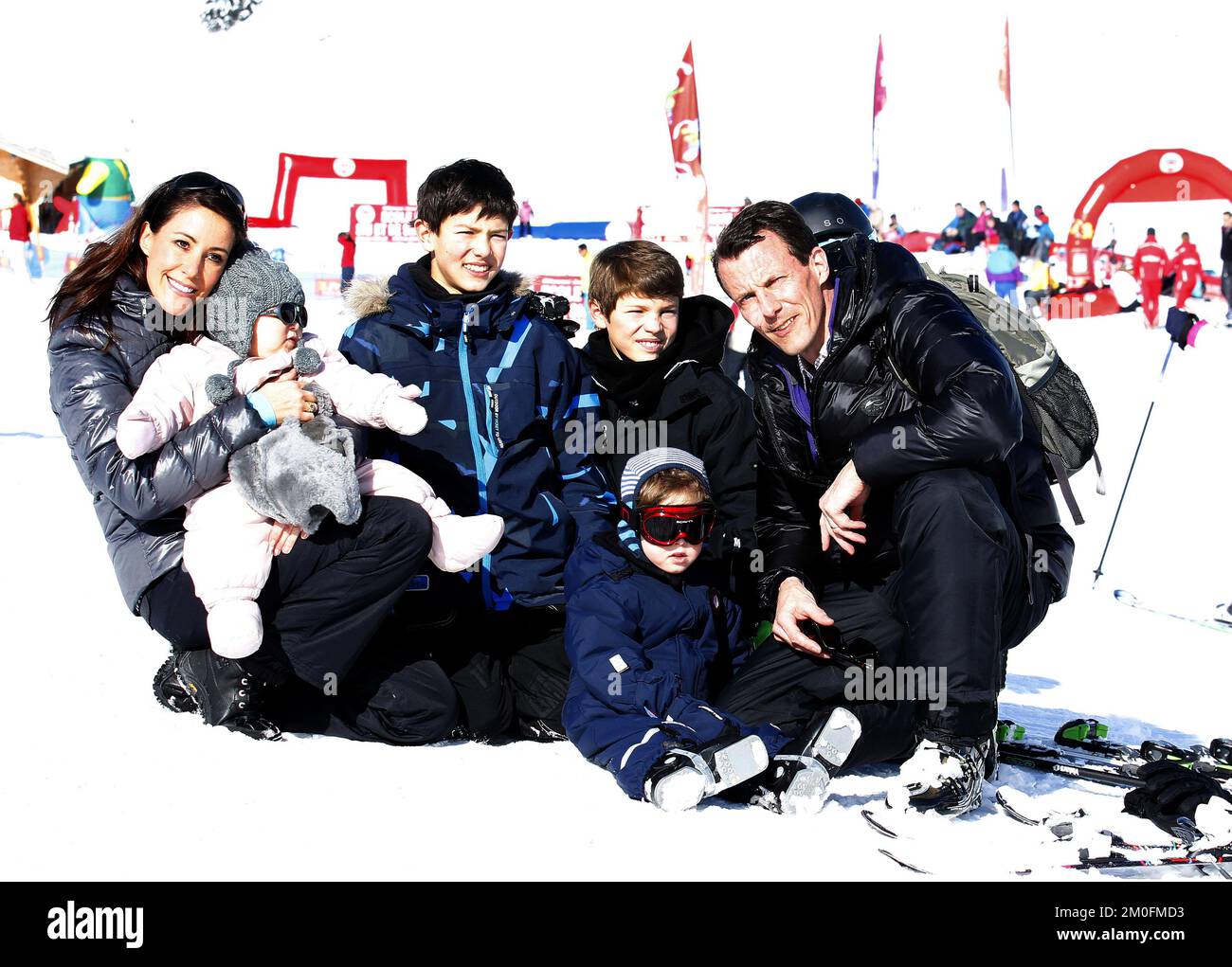 Prinz Joachim und Prinzessin Marie von Dänemark zum Skiurlaub in Col-de ...