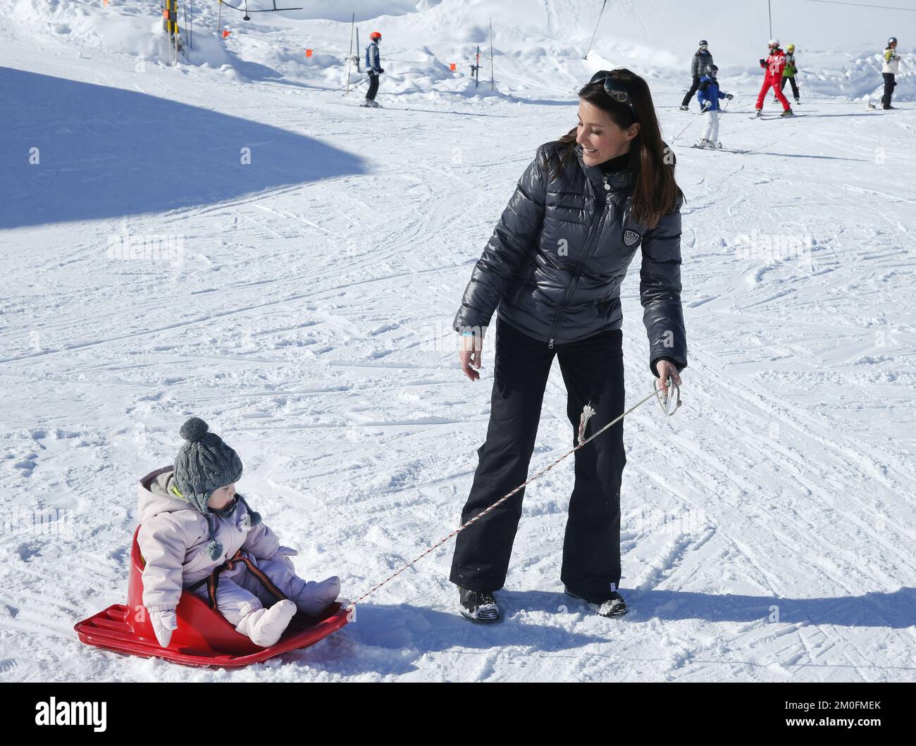 Prinz Joachim und Prinzessin Marie von Dänemark zum Skiurlaub in Col-de ...