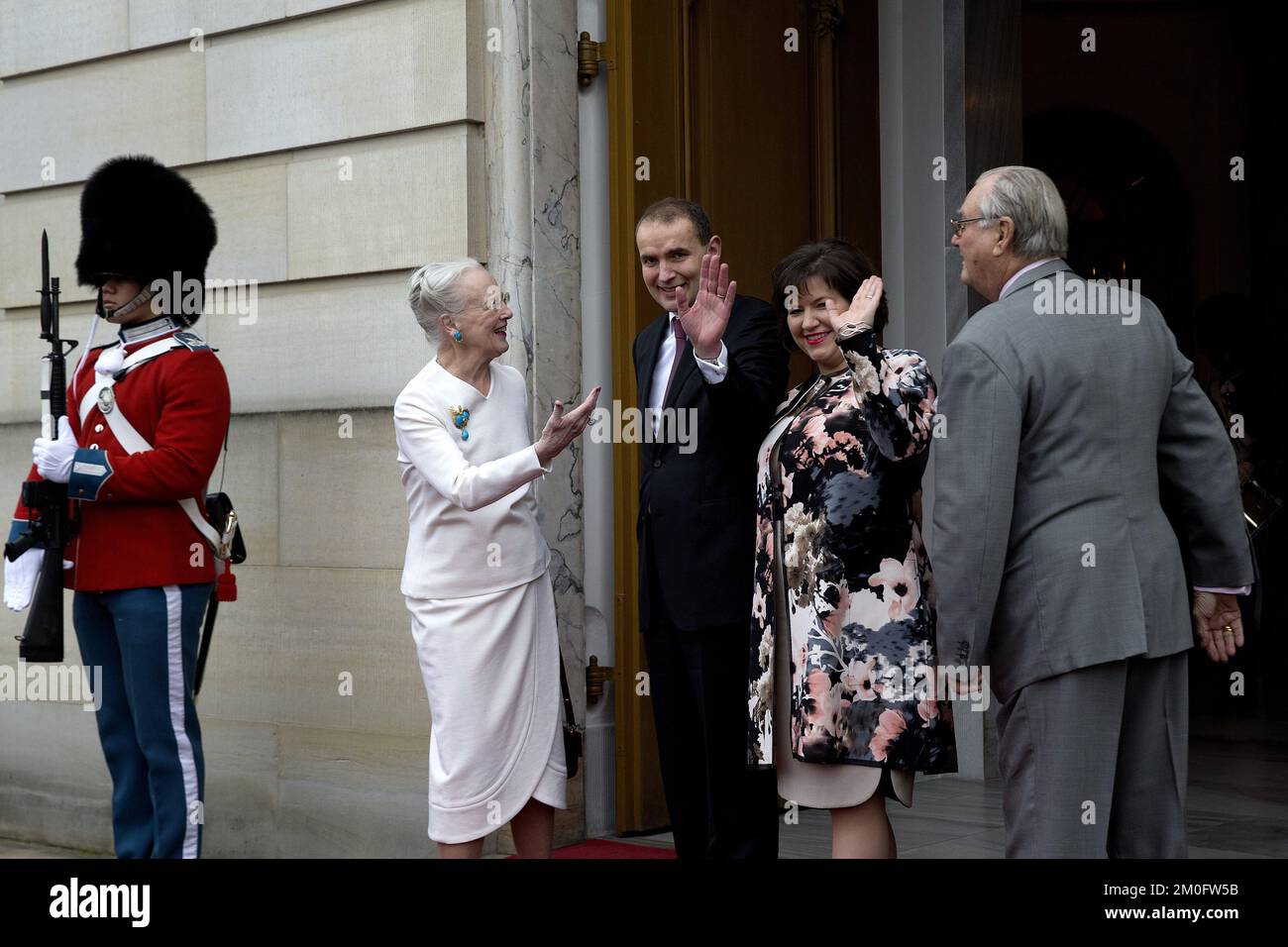 Prinz Consort Henrik und Königin Margrethe begrüßen Präsident Guoni Th ...