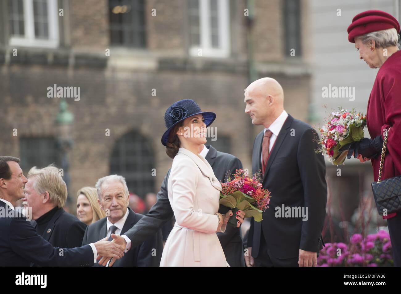 Dronning Margrethe, kronprins Frederik, kronprinsesse Mary, prins ...