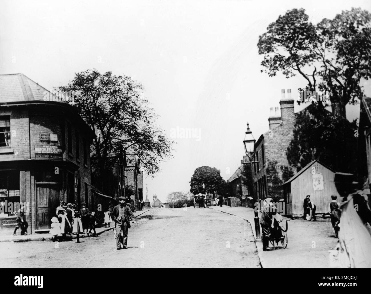 Ein Schwarzweißfoto aus dem frühen 20.. Jahrhundert, das die High ...